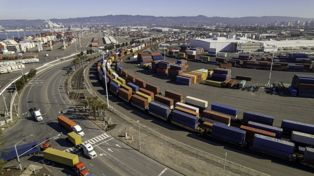 Port of Oakland receives enhanced port rating - Port Technology ...
